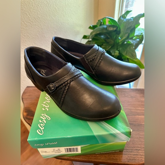 easy street | Shoes | New In Box Easy Street Dark Navy ...